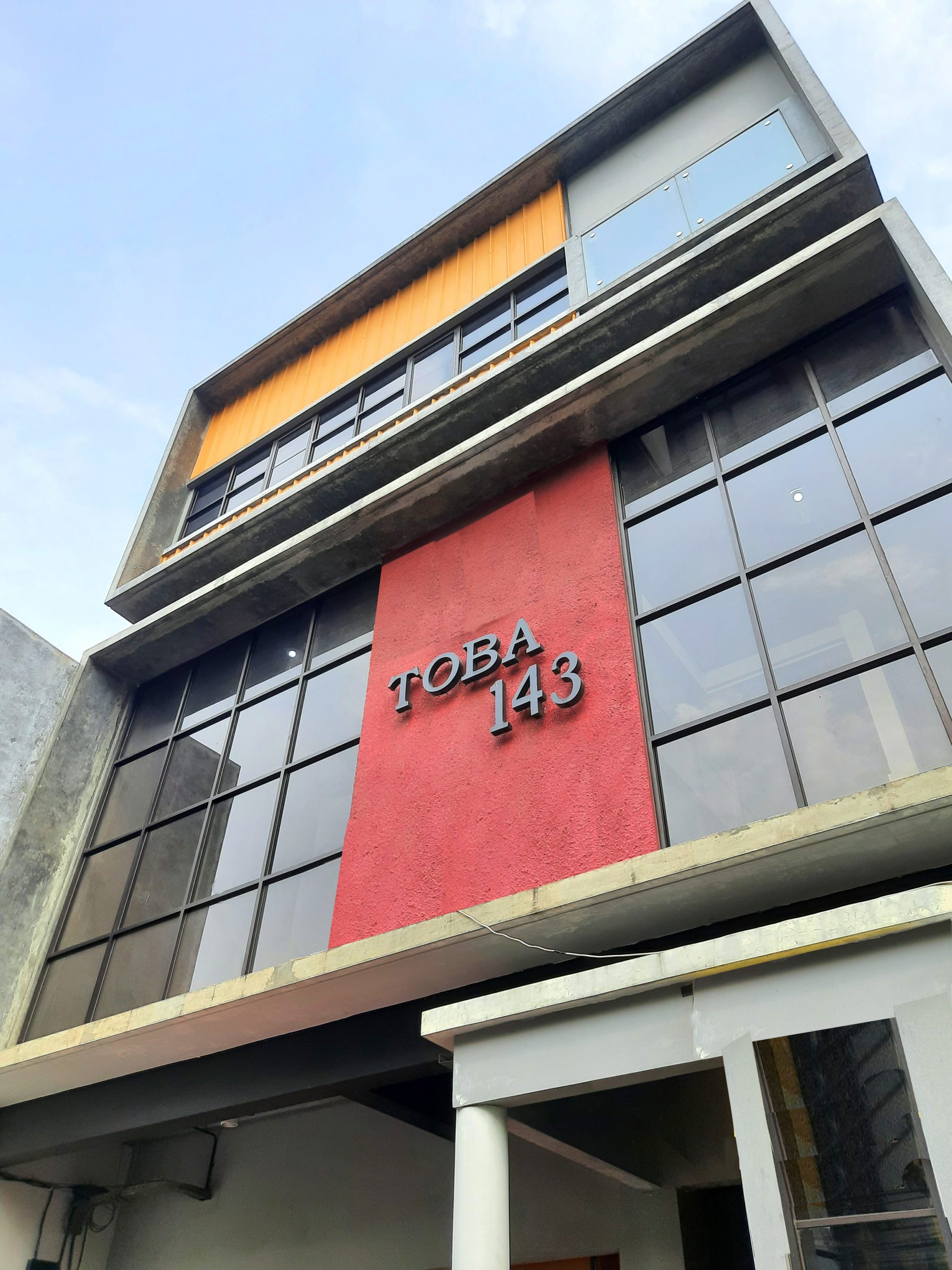 Kantor Bergaya Modern Toba 143 di Jakarta Pusat – PT. Sukma Anugerah Seroja